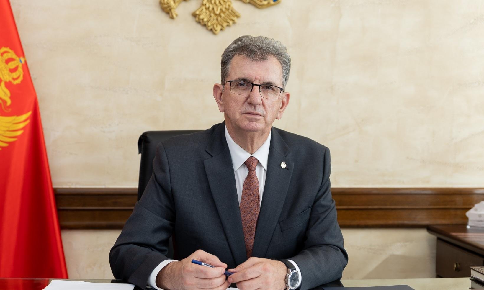 ДАН - Camaj: O eventualnim izmjenama zastave može govoriti samo u ...